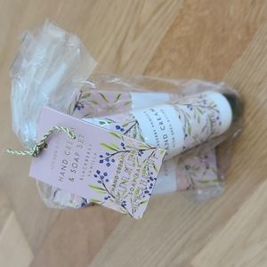addison & gates - Poshmark